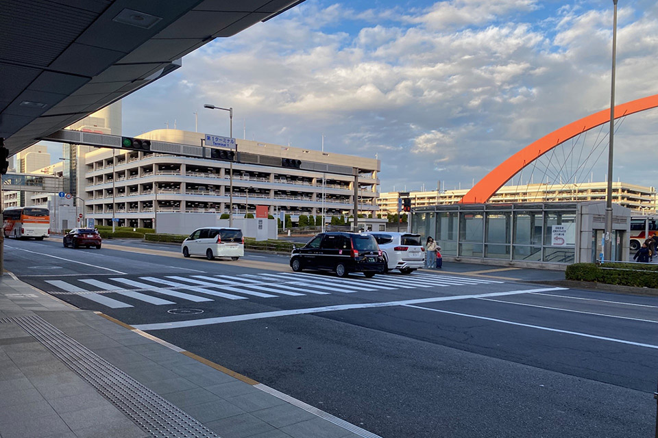 Access/Free Shuttle | 10 minutes to Haneda Airport Kawasaki King ...